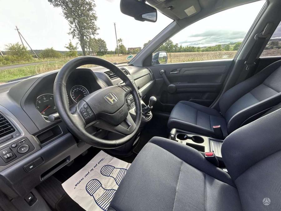 Grey Honda CR-V 2011 in Kaisiadorys, with an engine capacity of 2.20 L and mileage of 235 thousand km for 6490 €, photo 15 on AUTOMOTO.COM.LV