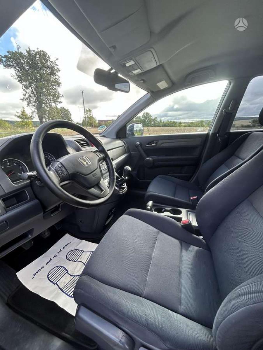 Grey Honda CR-V 2011 in Kaisiadorys, with an engine capacity of 2.20 L and mileage of 235 thousand km for 6490 €, photo 16 on AUTOMOTO.COM.LV