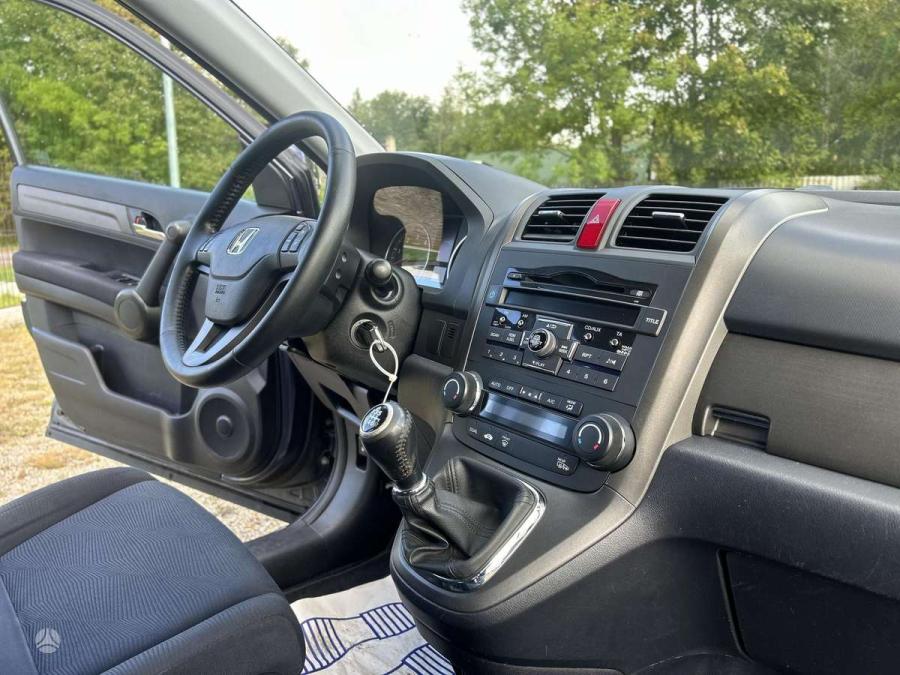 Grey Honda CR-V 2011 in Kaisiadorys, with an engine capacity of 2.20 L and mileage of 235 thousand km for 6490 €, photo 19 on AUTOMOTO.COM.LV