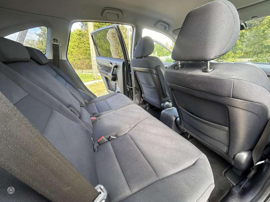 Grey Honda CR-V 2011 in Kaisiadorys, with an engine capacity of 2.20 L and mileage of 235 thousand km for 6490 €, photo 24 on AUTOMOTO.COM.LV