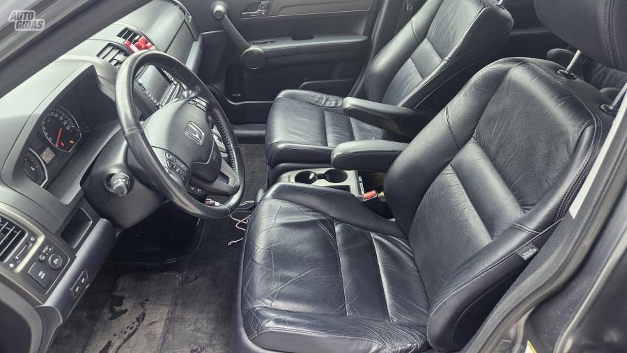 Grey Honda CR-V 2011 in Vilnius, with an engine capacity of 2.20 L and mileage of 217 thousand km for 7890 €, photo 16 on AUTOMOTO.COM.LV