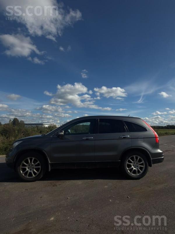 Pelēks Honda CR-V 2011 Rīga, ar dzinēja tilpumu 2.20 L un nobraukumu 351 tūkst. km par 6500 €, foto 1 vietnē AUTOMOTO.COM.LV