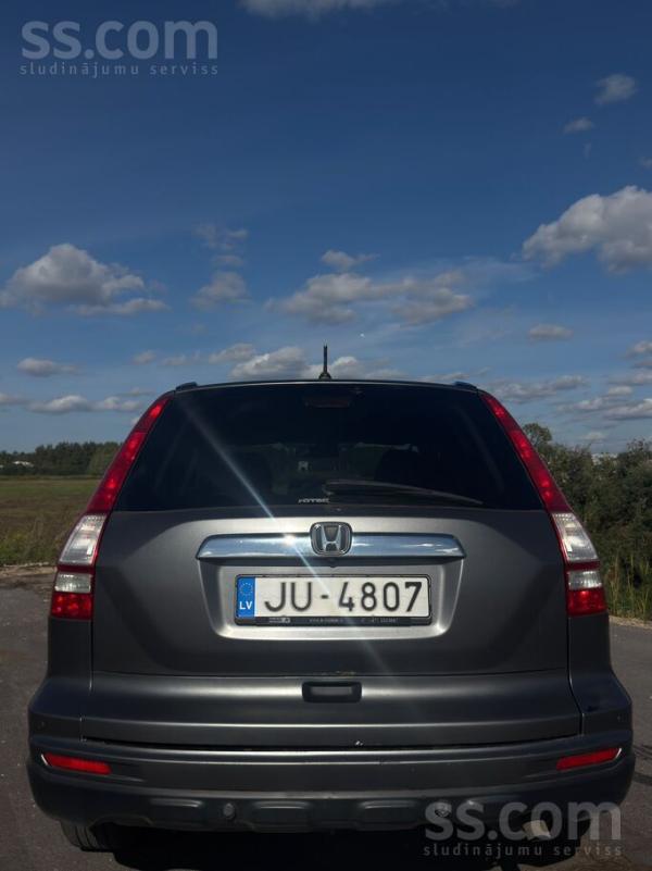 Pelēks Honda CR-V 2011 Rīga, ar dzinēja tilpumu 2.20 L un nobraukumu 351 tūkst. km par 6500 €, foto 7 vietnē AUTOMOTO.COM.LV