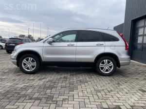 Pelēks Honda CR-V 2011 Ogre, ar dzinēja tilpumu 2.00 L un nobraukumu 187 tūkst. km par 6970 €, foto 3 vietnē AUTOMOTO.COM.LV