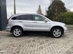 Pelēks Honda CR-V 2011 Ogre, ar dzinēja tilpumu 2.00 L un nobraukumu 187 tūkst. km par 6970 €, foto 6 vietnē AUTOMOTO.COM.LV