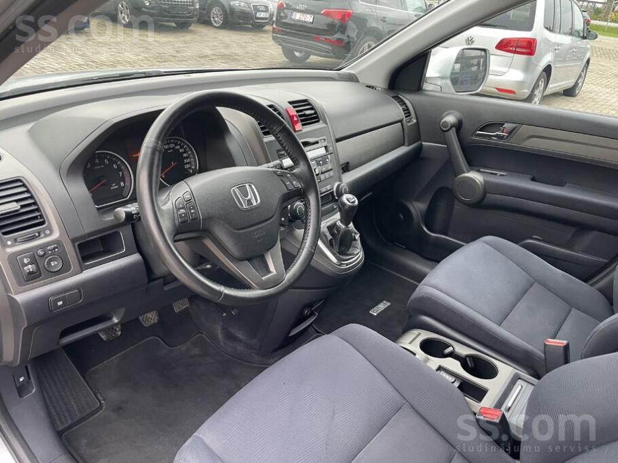 Pelēks Honda CR-V 2011 Ogre, ar dzinēja tilpumu 2.00 L un nobraukumu 187 tūkst. km par 6970 €, foto 10 vietnē AUTOMOTO.COM.LV