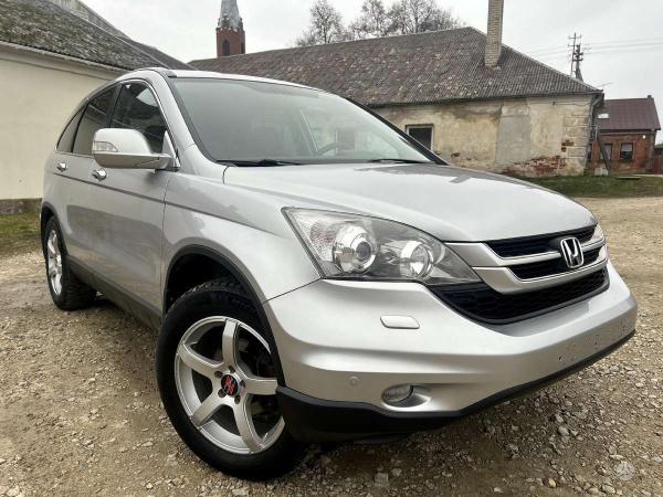 Grey Honda CR-V 2012 in Kaisiadorys, with an engine capacity of 2.20 L and mileage of 268 thousand km for 6450 €, photo 2 on AUTOMOTO.COM.LV
