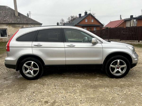Grey Honda CR-V 2012 in Kaisiadorys, with an engine capacity of 2.20 L and mileage of 268 thousand km for 6450 €, photo 5 on AUTOMOTO.COM.LV