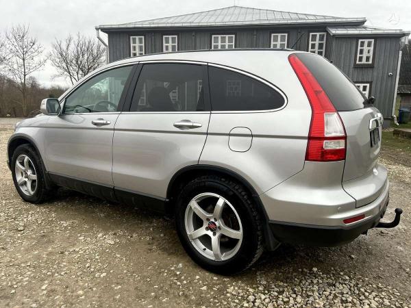 Grey Honda CR-V 2012 in Kaisiadorys, with an engine capacity of 2.20 L and mileage of 268 thousand km for 6450 €, photo 6 on AUTOMOTO.COM.LV
