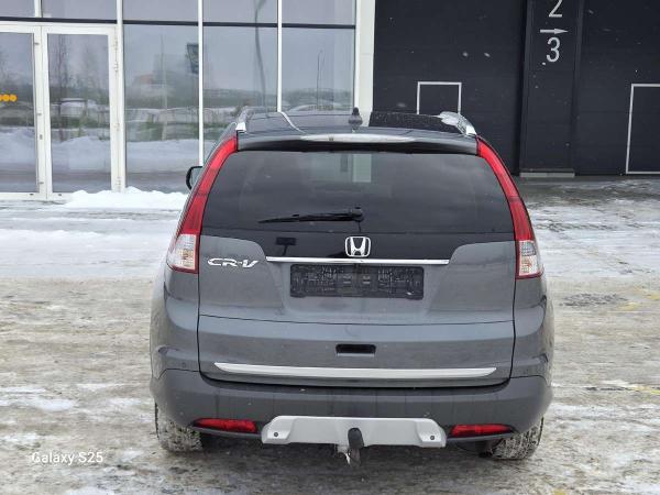 Grey Honda CR-V 2012 in Vilnius, with an engine capacity of 2.20 L and mileage of 280 thousand km for 9990 €, photo 10 on AUTOMOTO.COM.LV