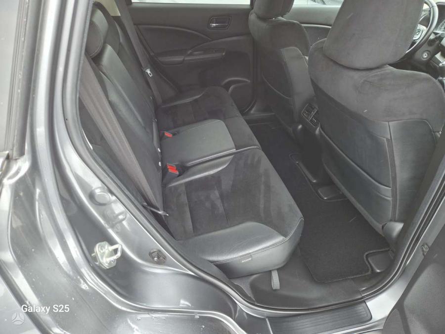 Grey Honda CR-V 2012 in Vilnius, with an engine capacity of 2.20 L and mileage of 280 thousand km for 9990 €, photo 15 on AUTOMOTO.COM.LV