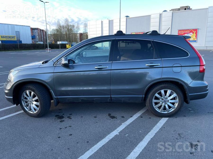 Pelēks Honda CR-V 2012 Jelgava, ar dzinēja tilpumu 2.00 L un nobraukumu 221 tūkst. km par 6500 €, foto 3 vietnē AUTOMOTO.COM.LV