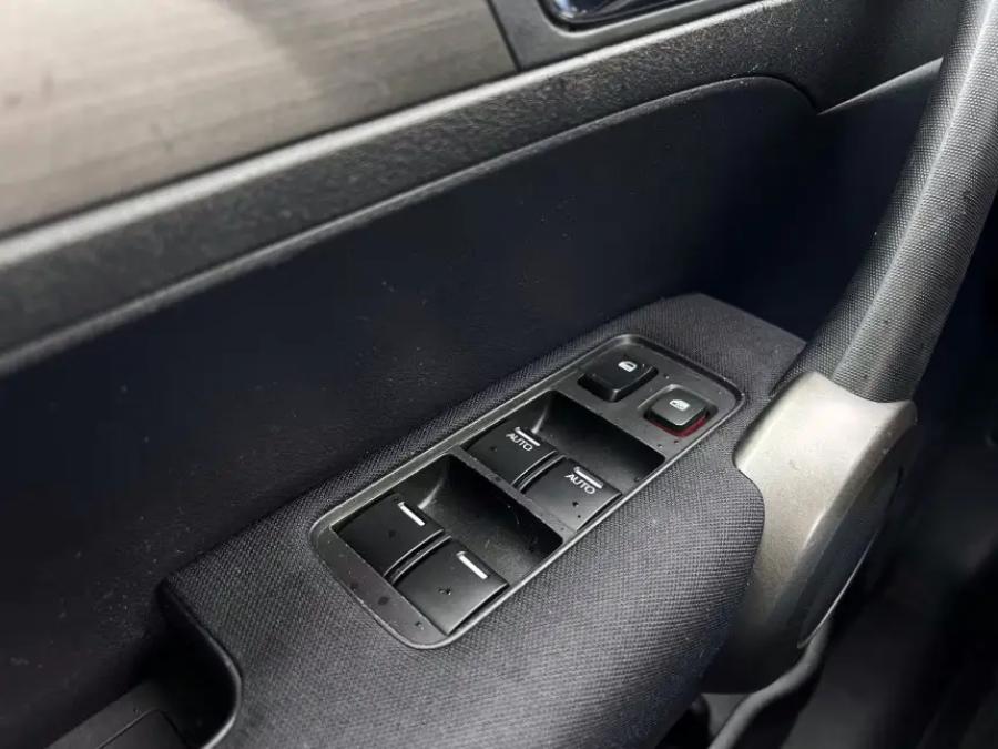 Pelēks Honda CR-V 2012 Rīga, ar dzinēja tilpumu 2.20 L un nobraukumu 258 tūkst. km par 7550 €, foto 22 vietnē AUTOMOTO.COM.LV