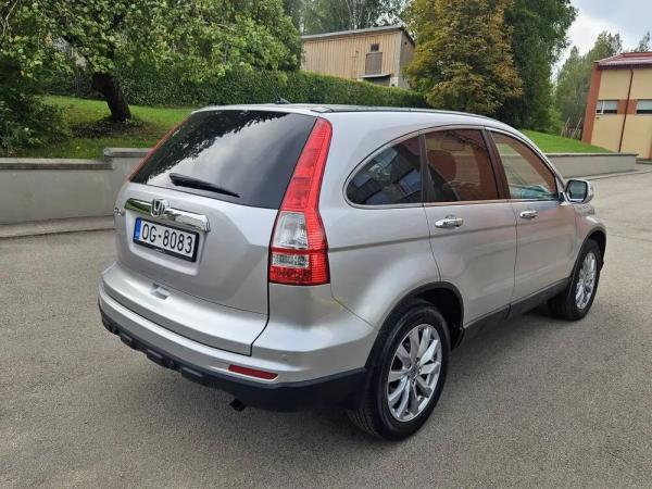 Pelēks Honda CR-V 2012 Jēkabpils, ar dzinēja tilpumu 2.20 L un nobraukumu 255 tūkst. km par 8690 €, foto 5 vietnē AUTOMOTO.COM.LV