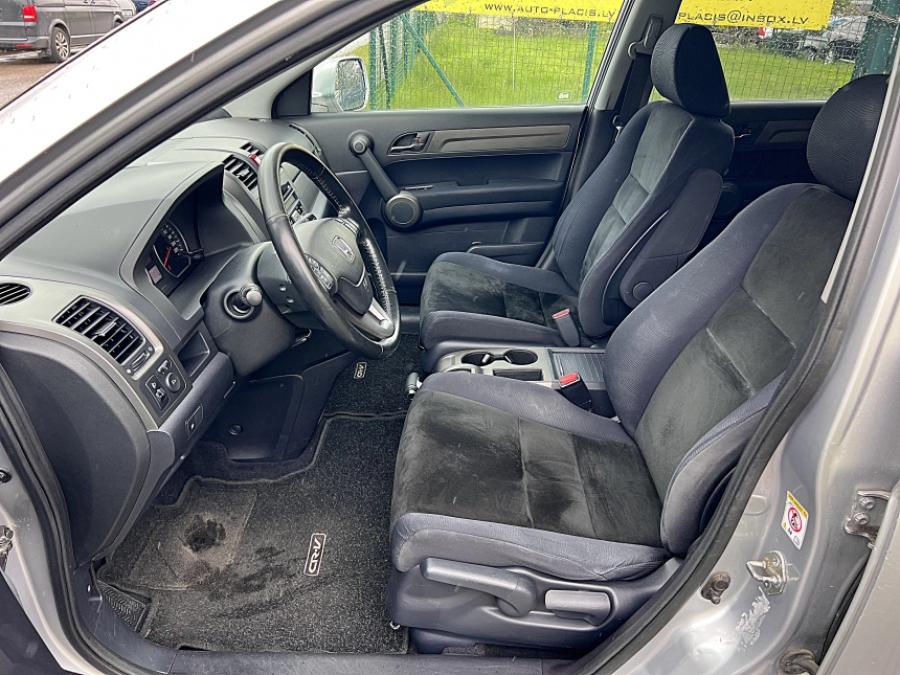 Pelēks Honda CR-V 2012 Rīga, ar dzinēja tilpumu 2.20 L un nobraukumu 258 tūkst. km par 7550 €, foto 32 vietnē AUTOMOTO.COM.LV