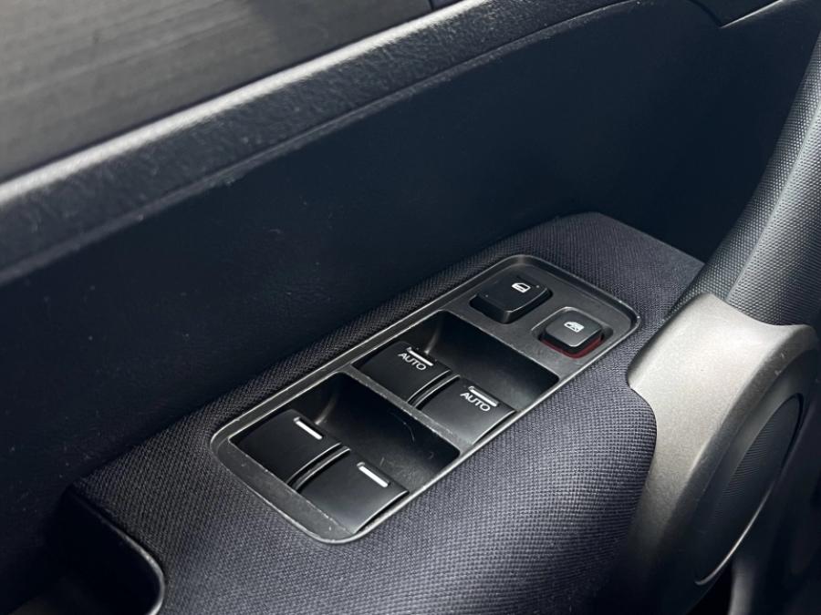 Pelēks Honda CR-V 2012 Rīga, ar dzinēja tilpumu 2.20 L un nobraukumu 258 tūkst. km par 7550 €, foto 44 vietnē AUTOMOTO.COM.LV
