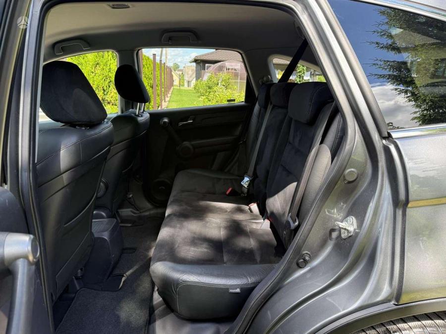 Pelēks Honda CR-V 2012 Utena, ar dzinēja tilpumu 2.20 L un nobraukumu 155 tūkst. km par 7700 €, foto 25 vietnē AUTOMOTO.COM.LV