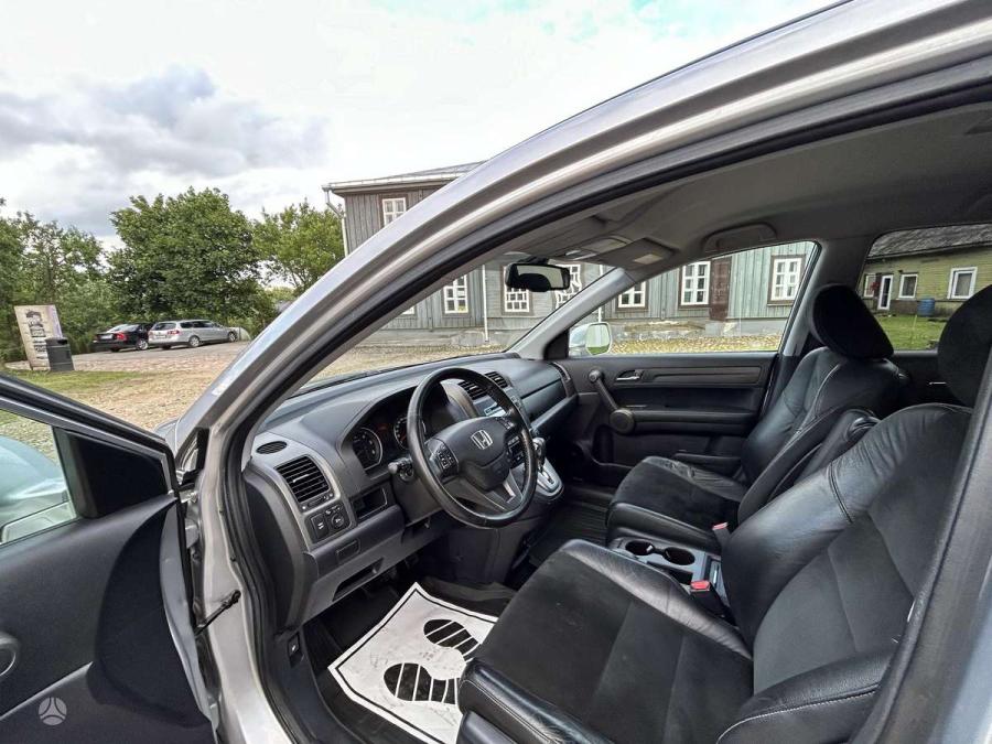 Grey Honda CR-V 2012 in Kaisiadorys, with an engine capacity of 2.20 L and mileage of 276 thousand km for 6450 €, photo 12 on AUTOMOTO.COM.LV