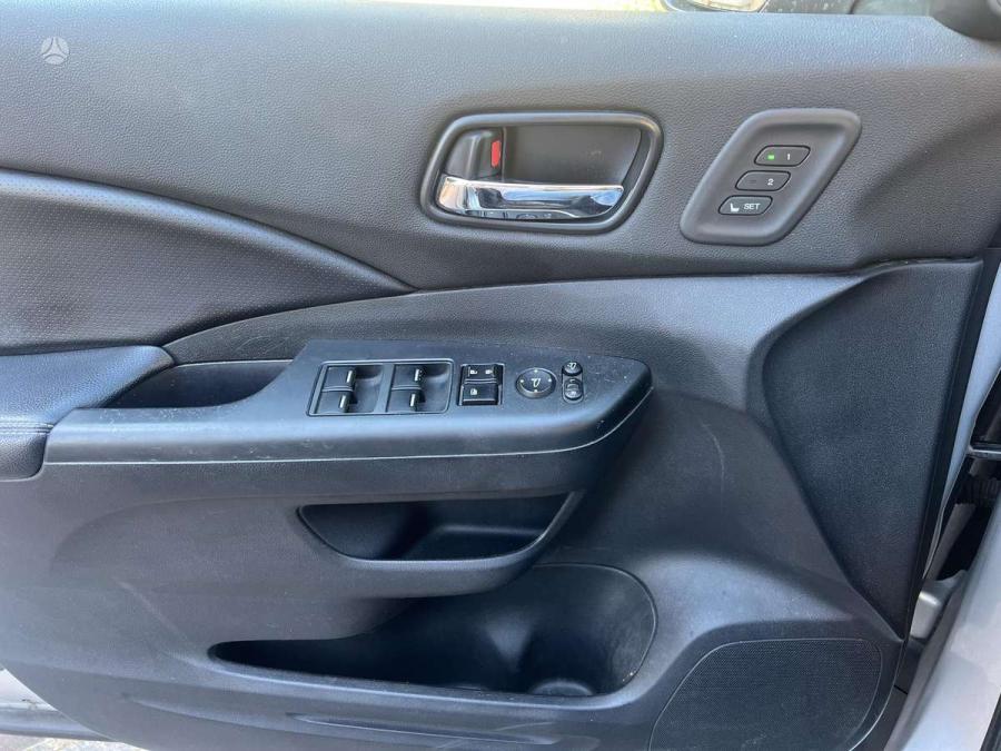 Grey Honda CR-V 2012 in Taurage, with an engine capacity of 2.20 L and mileage of 256 thousand km for 8900 €, photo 14 on AUTOMOTO.COM.LV