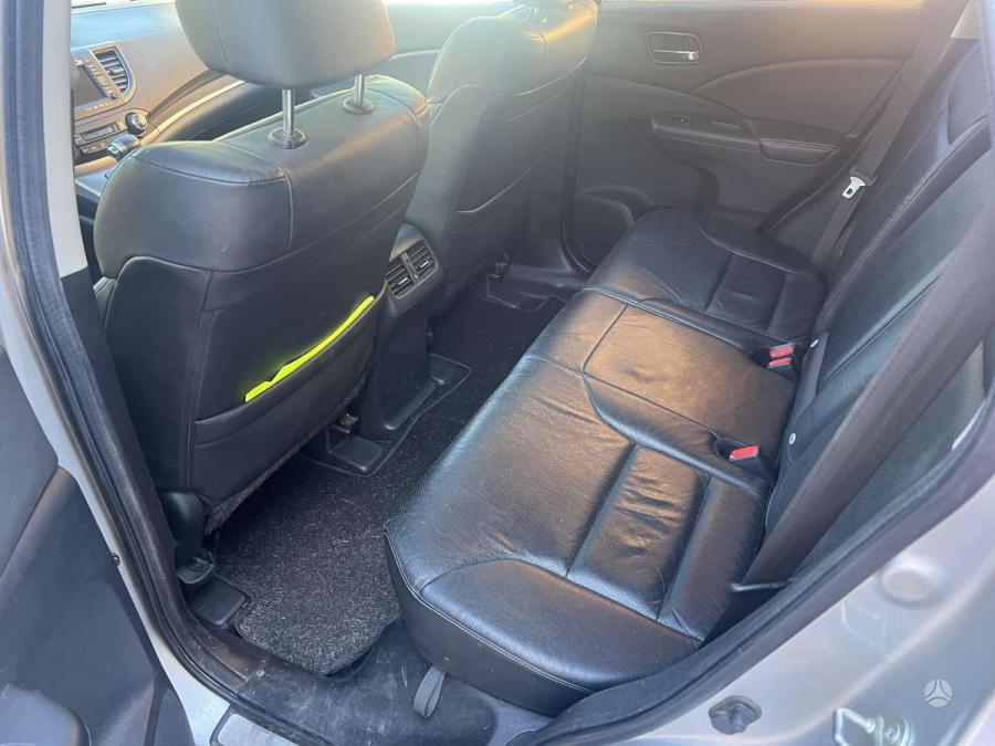 Grey Honda CR-V 2012 in Taurage, with an engine capacity of 2.20 L and mileage of 256 thousand km for 8900 €, photo 15 on AUTOMOTO.COM.LV