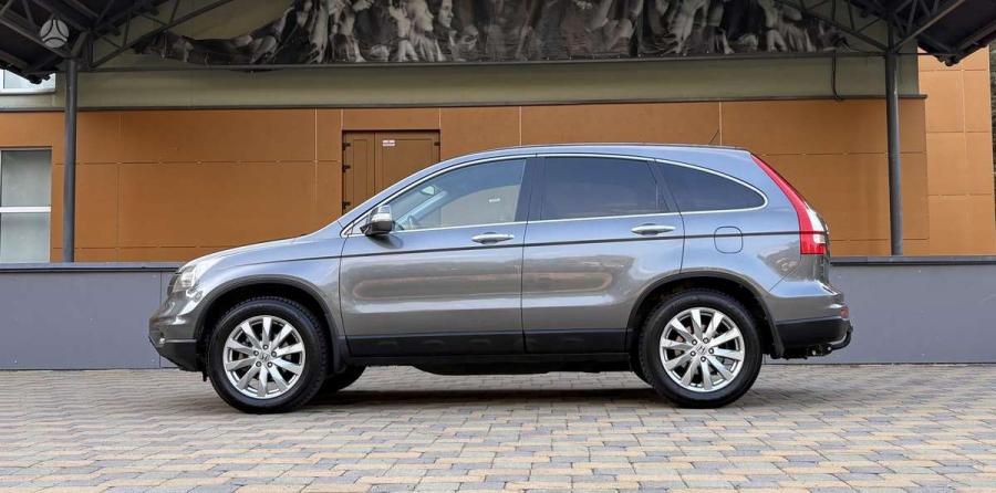Grey Honda CR-V 2012 in Druskininkai, with an engine capacity of 2.20 L and mileage of 284 thousand km for 7700 €, photo 6 on AUTOMOTO.COM.LV