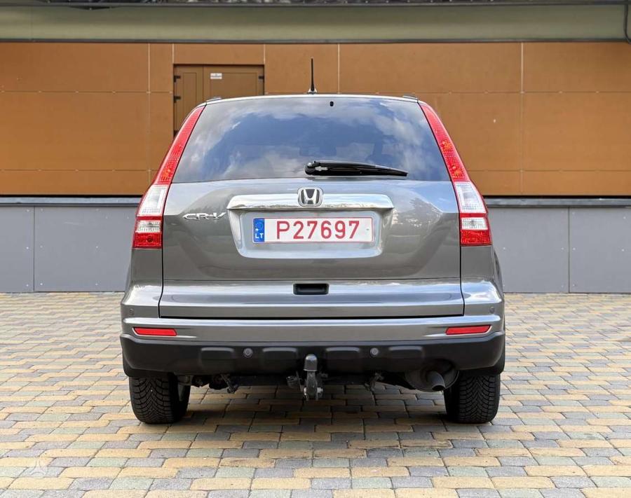 Grey Honda CR-V 2012 in Druskininkai, with an engine capacity of 2.20 L and mileage of 284 thousand km for 7700 €, photo 8 on AUTOMOTO.COM.LV