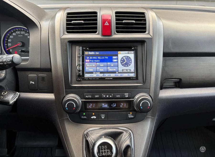 Grey Honda CR-V 2012 in Druskininkai, with an engine capacity of 2.20 L and mileage of 284 thousand km for 7700 €, photo 28 on AUTOMOTO.COM.LV