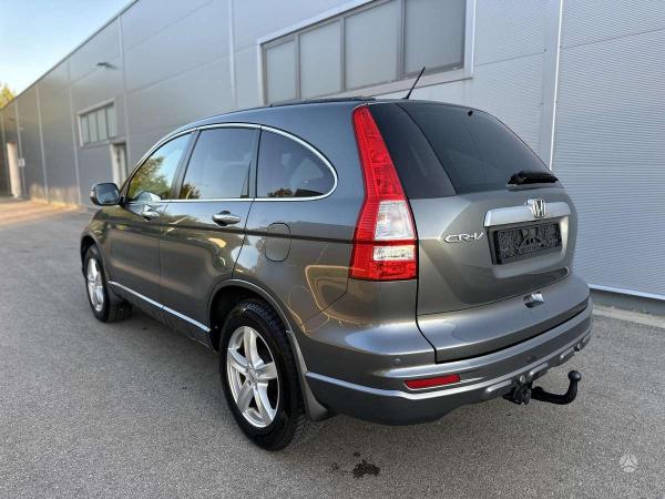 Pelēks Honda CR-V 2012 Utena, ar dzinēja tilpumu 2.20 L un nobraukumu 250 tūkst. km par 7700 €, foto 7 vietnē AUTOMOTO.COM.LV