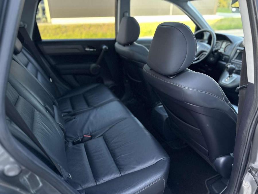 Pelēks Honda CR-V 2012 Utena, ar dzinēja tilpumu 2.20 L un nobraukumu 250 tūkst. km par 7700 €, foto 23 vietnē AUTOMOTO.COM.LV