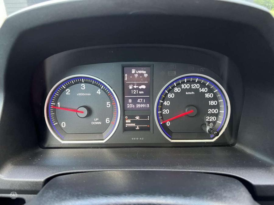 Pelēks Honda CR-V 2012 Druskininkai, ar dzinēja tilpumu 2.20 L un nobraukumu 259 tūkst. km par 7890 €, foto 23 vietnē AUTOMOTO.COM.LV