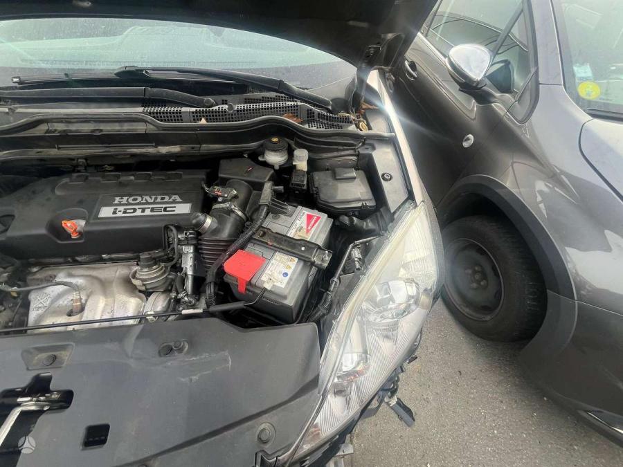Grey Honda CR-V 2012 in Taurage, with an engine capacity of 2.20 L and mileage of 187 thousand km for 5500 €, photo 4 on AUTOMOTO.COM.LV