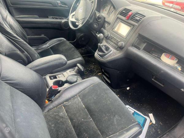 Pelēks Honda CR-V 2012 Tauragė, ar dzinēja tilpumu 2.20 L un nobraukumu 187 tūkst. km par 5500 €, foto 8 vietnē AUTOMOTO.COM.LV