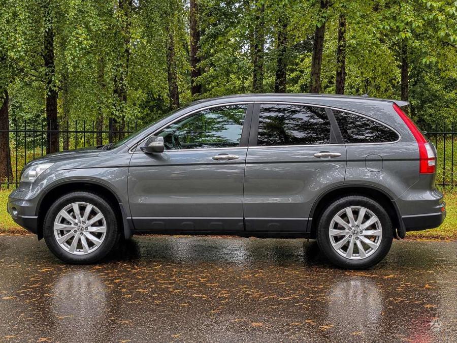 Grey Honda CR-V 2012 in Vilnius, with an engine capacity of 2.20 L and mileage of 171 thousand km for 8700 €, photo 8 on AUTOMOTO.COM.LV