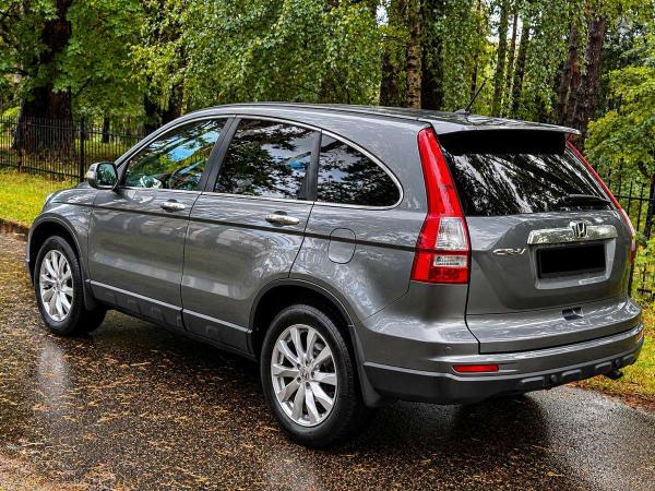 Grey Honda CR-V 2012 in Vilnius, with an engine capacity of 2.20 L and mileage of 171 thousand km for 8700 €, photo 9 on AUTOMOTO.COM.LV