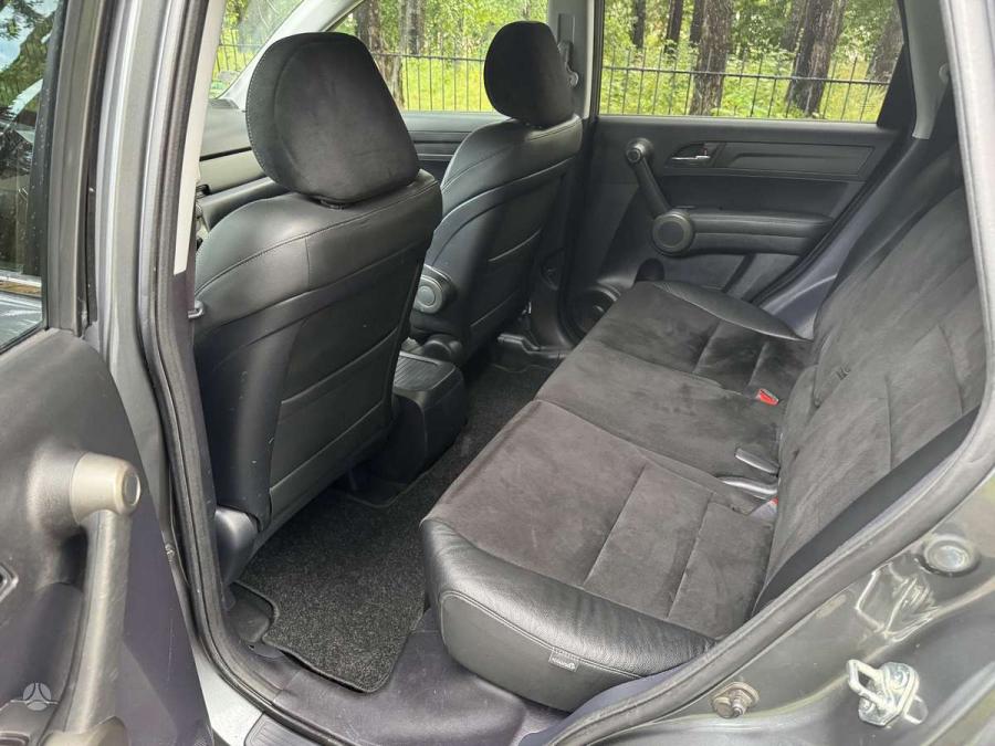 Grey Honda CR-V 2012 in Vilnius, with an engine capacity of 2.20 L and mileage of 171 thousand km for 8700 €, photo 16 on AUTOMOTO.COM.LV