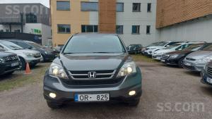 Grey Honda CR-V 2012 in Daugavpils, with an engine capacity of 2.20 L and mileage of 0 thousand km for 7850 €, photo 3 on AUTOMOTO.COM.LV