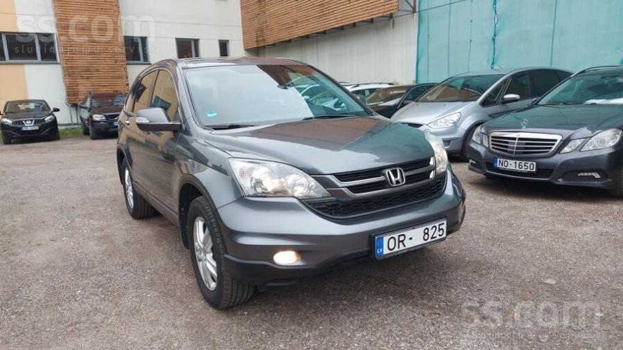 Grey Honda CR-V 2012 in Daugavpils, with an engine capacity of 2.20 L and mileage of 0 thousand km for 7850 €, photo 5 on AUTOMOTO.COM.LV