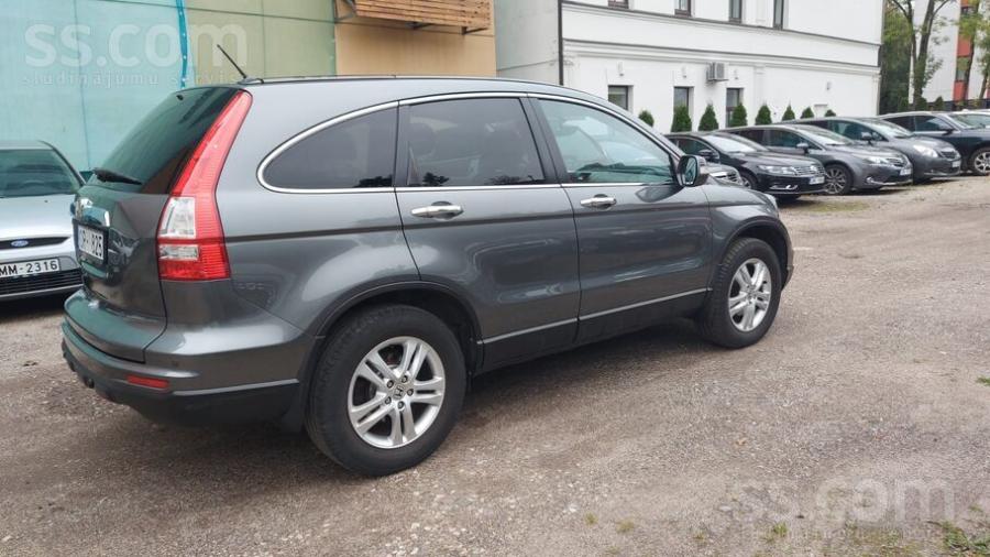 Grey Honda CR-V 2012 in Daugavpils, with an engine capacity of 2.20 L and mileage of 0 thousand km for 7850 €, photo 7 on AUTOMOTO.COM.LV