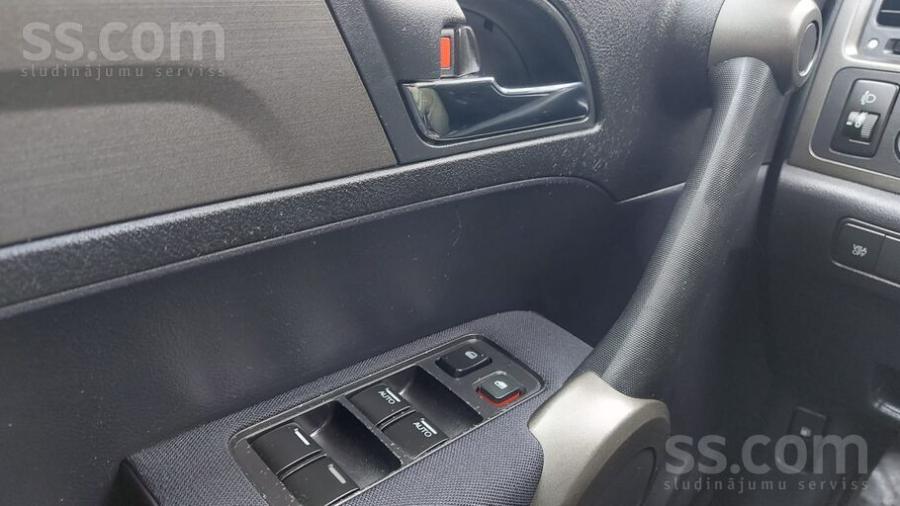Grey Honda CR-V 2012 in Daugavpils, with an engine capacity of 2.20 L and mileage of 0 thousand km for 7850 €, photo 13 on AUTOMOTO.COM.LV