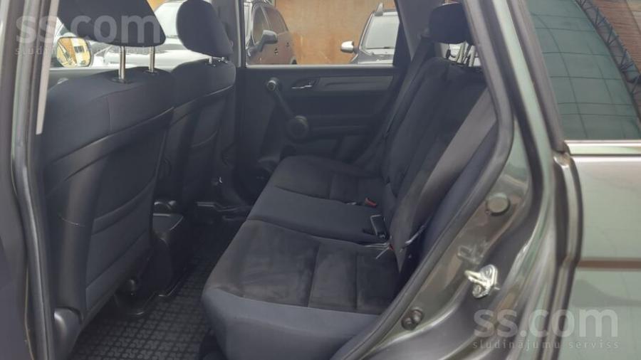 Grey Honda CR-V 2012 in Daugavpils, with an engine capacity of 2.20 L and mileage of 0 thousand km for 7850 €, photo 20 on AUTOMOTO.COM.LV