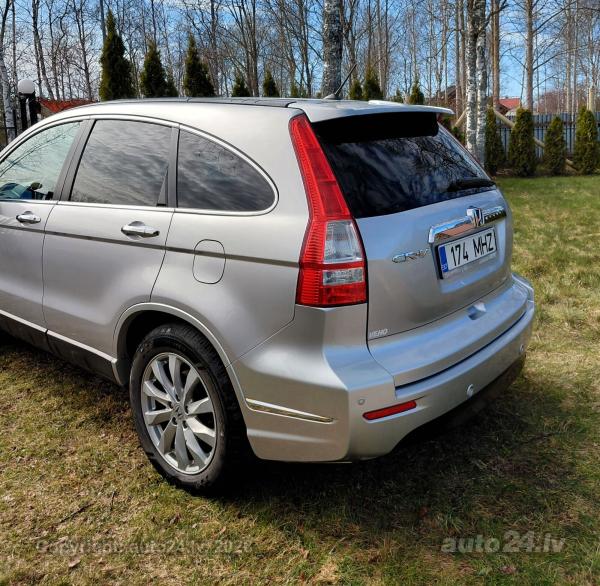 Grey Honda CR-V 2013 in Tallinn, with an engine capacity of 2.00 L and mileage of 201 thousand km for 7500 €, photo 5 on AUTOMOTO.COM.LV