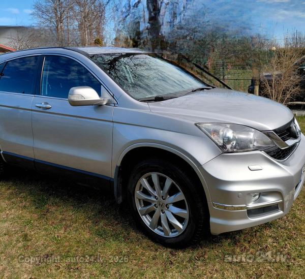 Grey Honda CR-V 2013 in Tallinn, with an engine capacity of 2.00 L and mileage of 201 thousand km for 7500 €, photo 6 on AUTOMOTO.COM.LV