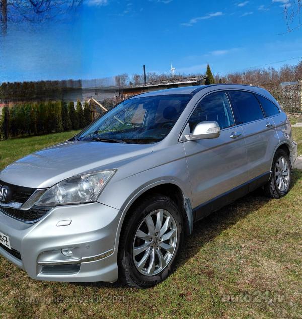 Grey Honda CR-V 2013 in Tallinn, with an engine capacity of 2.00 L and mileage of 201 thousand km for 7500 €, photo 7 on AUTOMOTO.COM.LV
