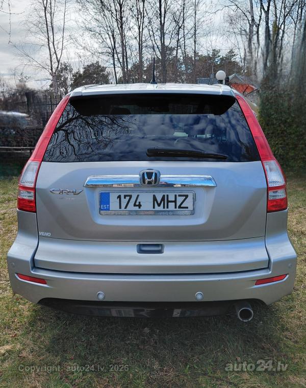 Grey Honda CR-V 2013 in Tallinn, with an engine capacity of 2.00 L and mileage of 201 thousand km for 7500 €, photo 8 on AUTOMOTO.COM.LV