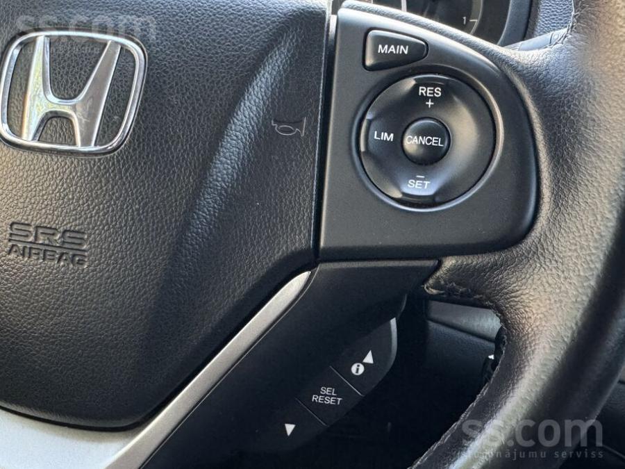 Grey Honda CR-V 2013 in Riga, with an engine capacity of 2.00 L and mileage of 270 thousand km for 8950 €, photo 12 on AUTOMOTO.COM.LV