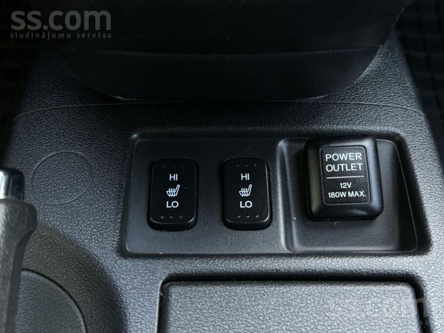 Grey Honda CR-V 2013 in Riga, with an engine capacity of 2.00 L and mileage of 270 thousand km for 8950 €, photo 15 on AUTOMOTO.COM.LV
