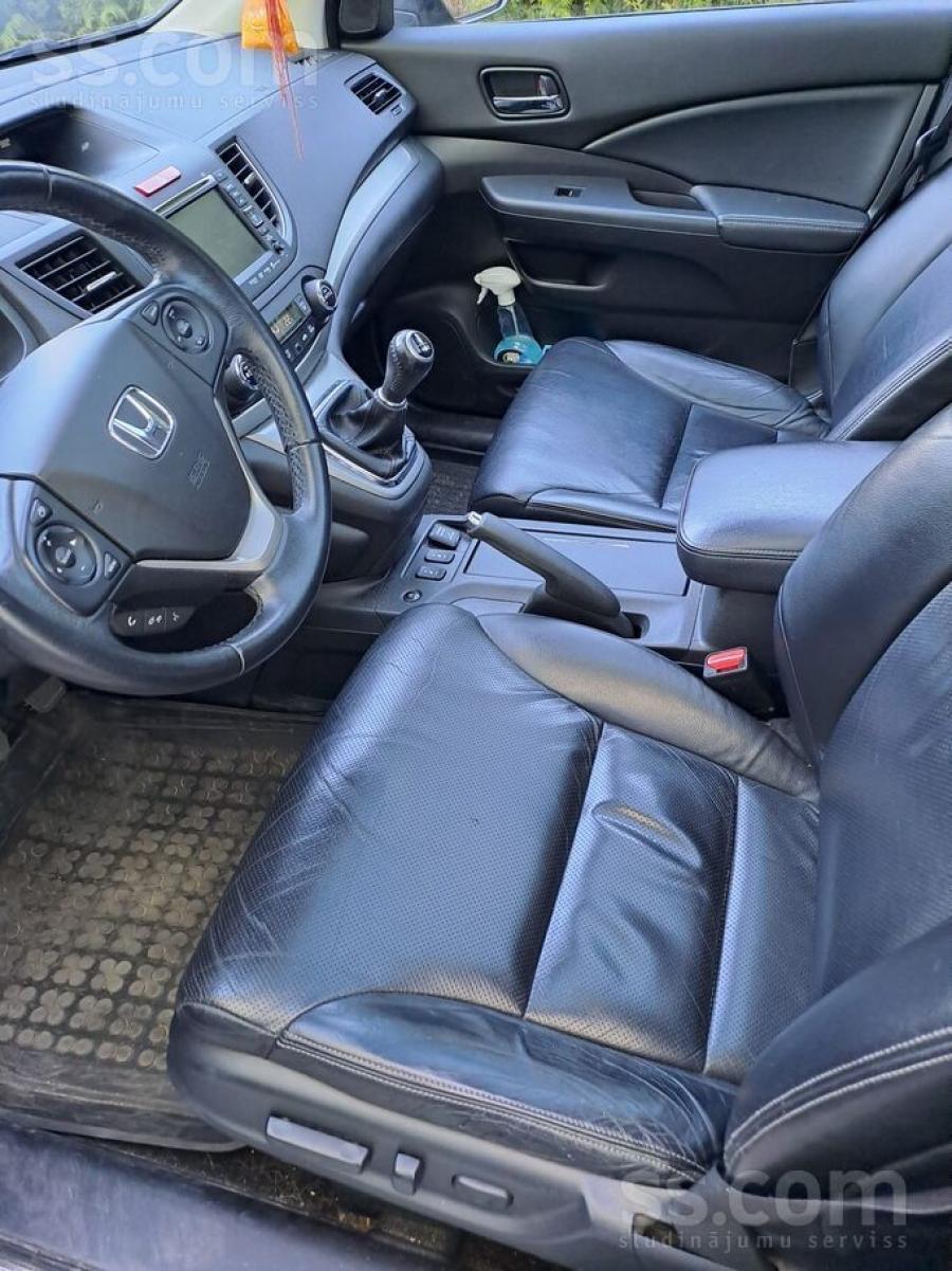 Grey Honda CR-V 2013 in Riga, with an engine capacity of 2.20 L and mileage of 0 thousand km for 10800 €, photo 6 on AUTOMOTO.COM.LV