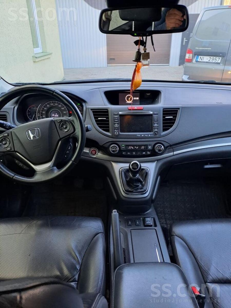 Grey Honda CR-V 2013 in Riga, with an engine capacity of 2.20 L and mileage of 0 thousand km for 10800 €, photo 7 on AUTOMOTO.COM.LV