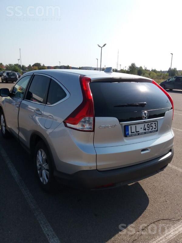 Pelēks Honda CR-V 2013 Daugavpils, ar dzinēja tilpumu 2.20 L un nobraukumu 188 tūkst. km par 15400 €, foto 3 vietnē AUTOMOTO.COM.LV