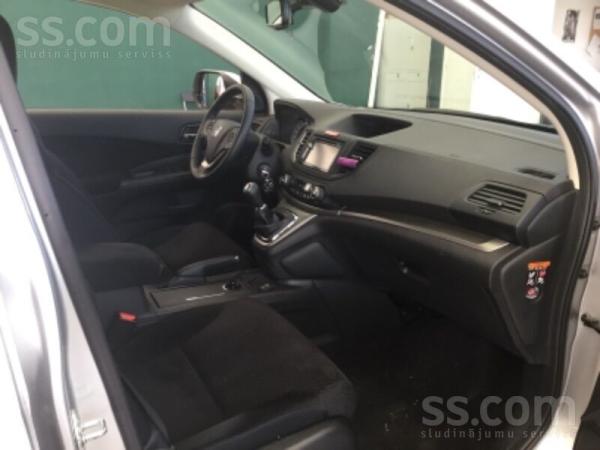 Pelēks Honda CR-V 2013 Daugavpils, ar dzinēja tilpumu 2.20 L un nobraukumu 188 tūkst. km par 15400 €, foto 5 vietnē AUTOMOTO.COM.LV